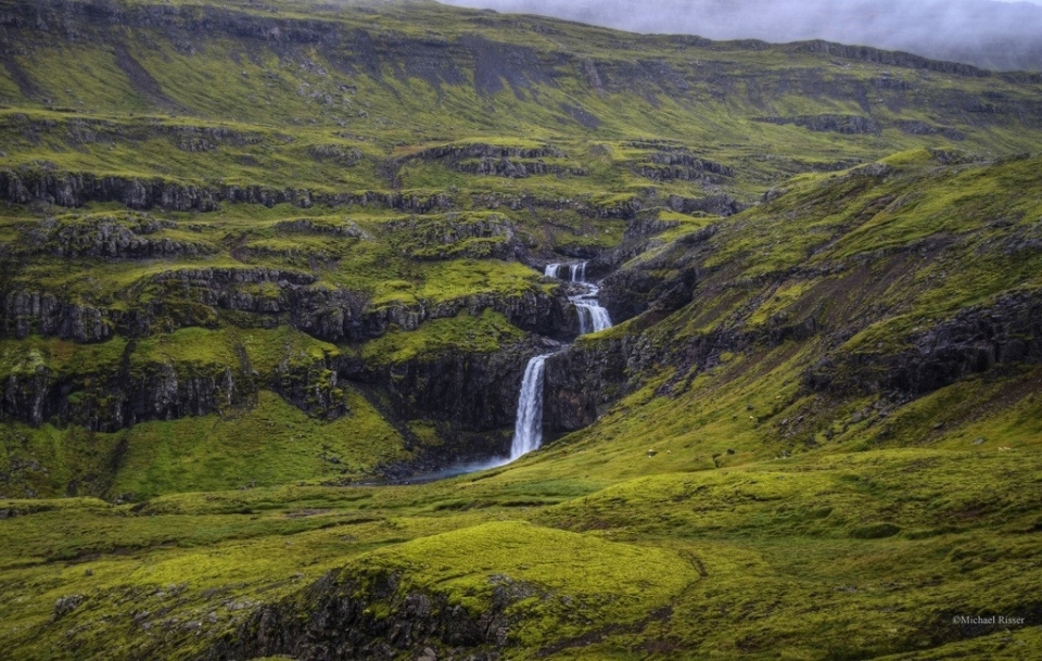 Valley in Iceland - Beautiful places. Best places in the world. Shut up ...